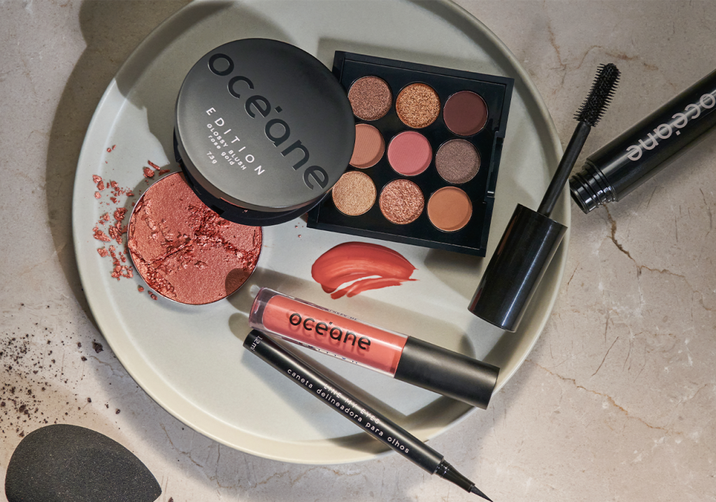 Maquiagem colorida: descomplicamos a tendência!